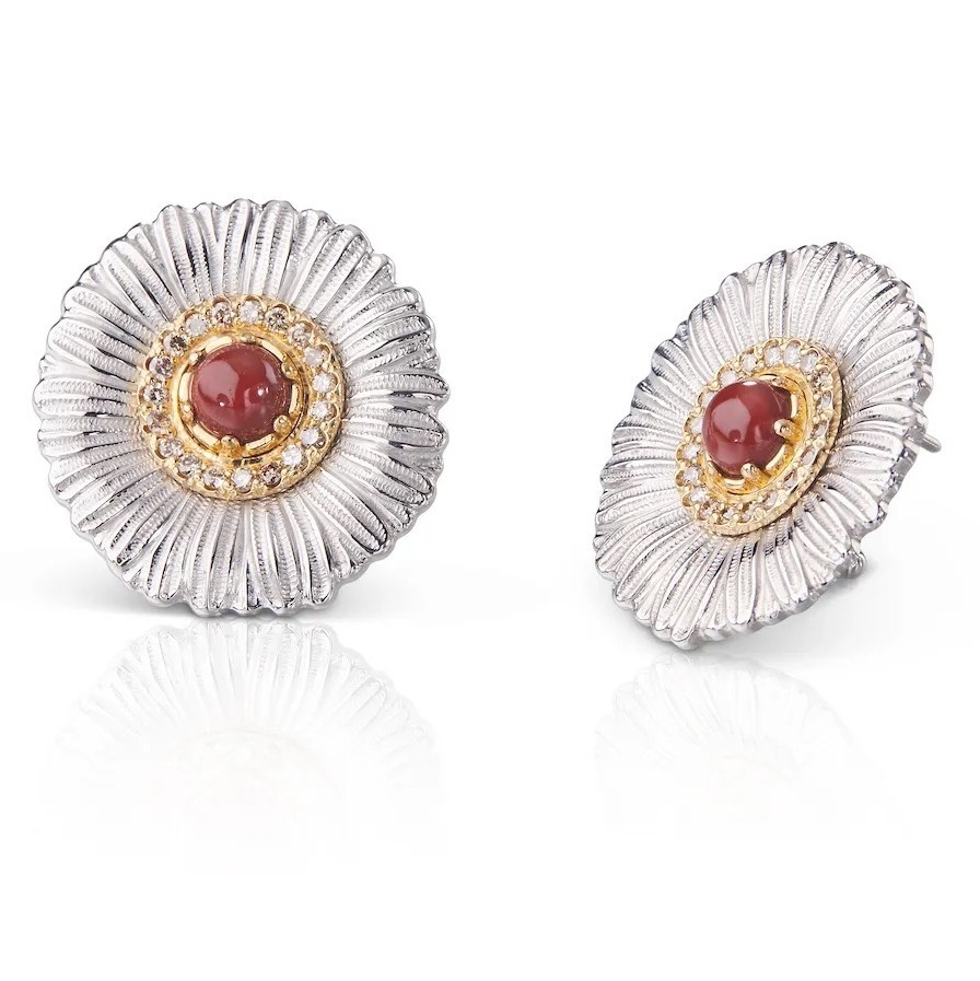 『珠宝』Buccellati 推出 Blossoms 新作：雏菊与红碧玉 | iDaily Jewelry · 每日珠宝杂志