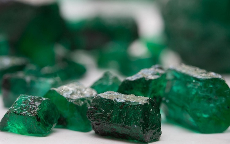 『珠宝』全球一周：De Beers 9月钻石原石销量连续第5个月下滑；Gemfields 取消11月高品质祖母绿拍卖会 | iDaily ...