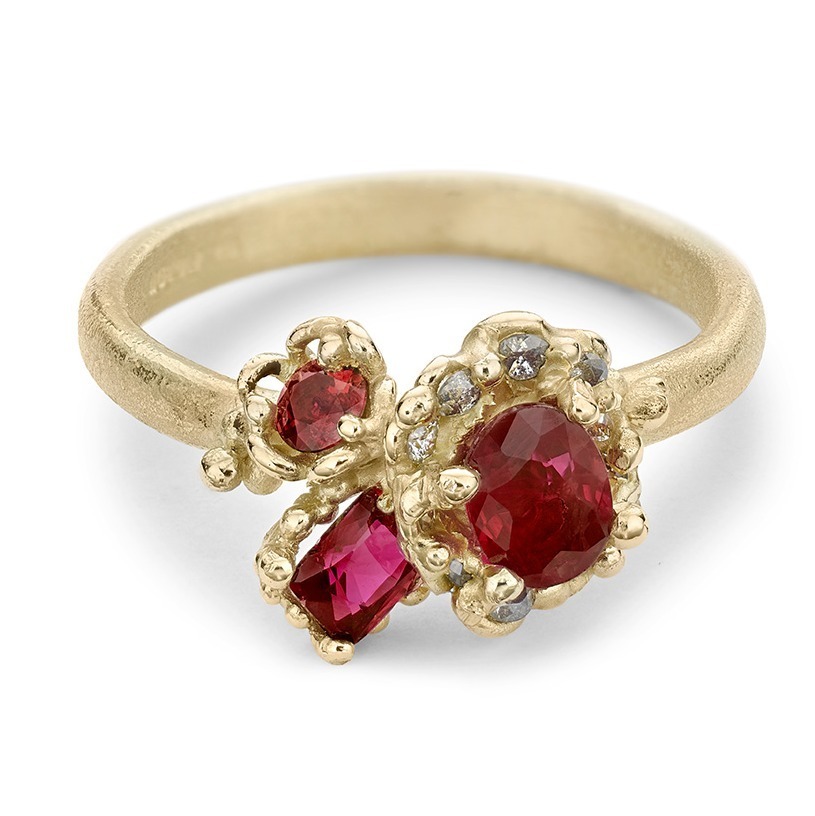 『珠宝』Ruth Tomlinson X Gemfields 推出4枚独一款订婚戒指：红宝石 | iDaily Jewelry · 每日珠宝杂志