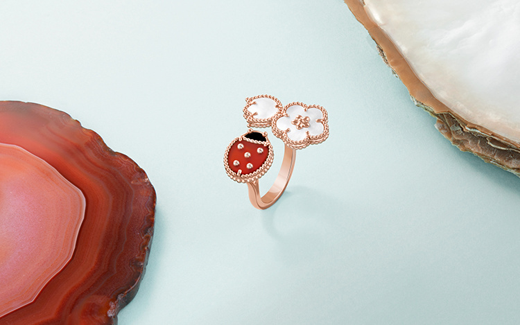 『珠宝』Van Cleef & Arpels 推出 Lucky Spring 新作：春日礼赞 | iDaily Jewelry · 每日珠宝杂志