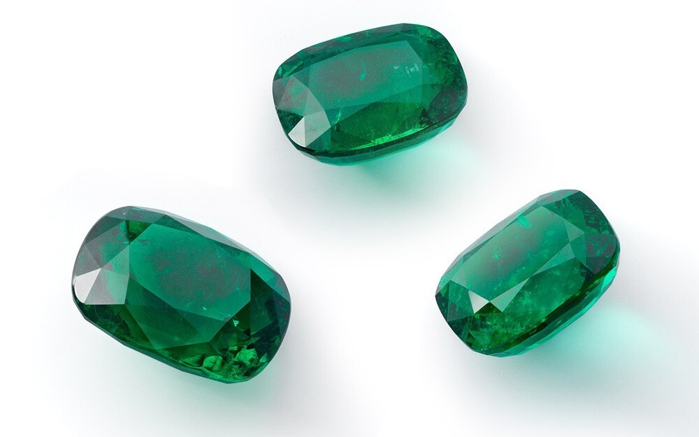 『珠宝』全球一周：9381克拉「The Ostro Stone」蓝色托帕石将亮相伦敦自然史博物馆 | iDaily Jewelry · 每日珠宝杂志