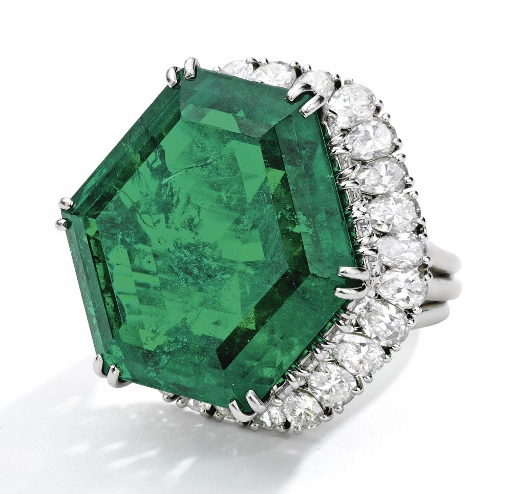 『拍卖』Sotheby's 纽约将拍卖一颗34ct祖母绿「Stotesbury Emerald」 | iDaily Jewelry · 每日珠宝杂志