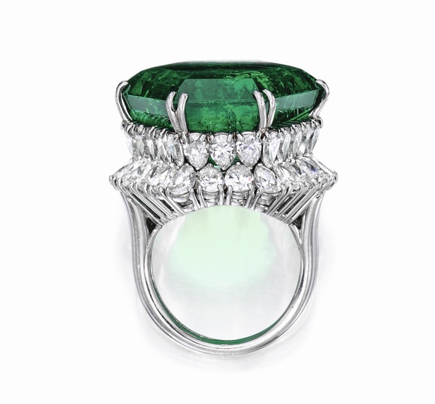 『拍卖』Sotheby's 纽约将拍卖一颗34ct祖母绿「Stotesbury Emerald」 | iDaily Jewelry · 每日珠宝杂志