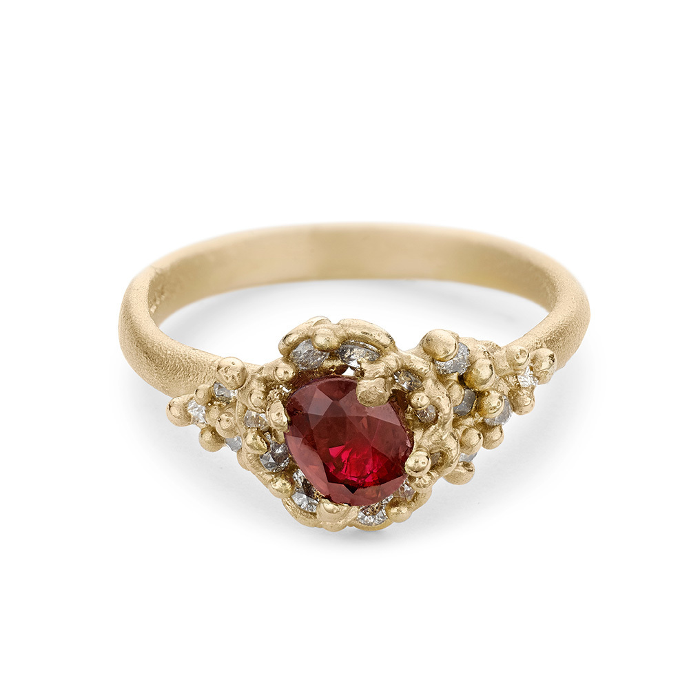 『珠宝』Ruth Tomlinson X Gemfields 推出4枚独一款订婚戒指：红宝石 | iDaily Jewelry · 每日珠宝杂志