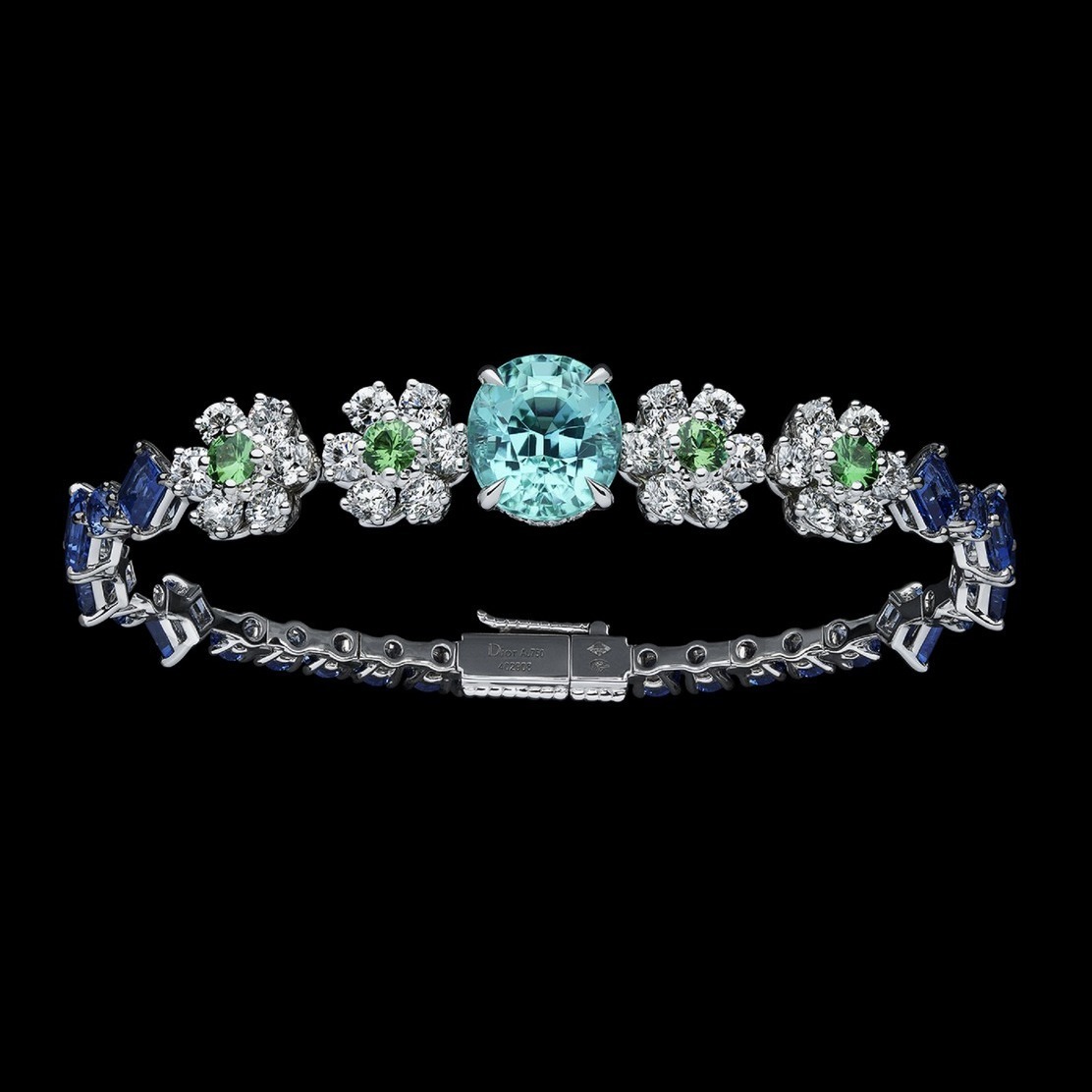 『珠宝』Dior 推出 Dearest Dior 高级珠宝系列：高定时装蕾丝灵感 | iDaily Jewelry · 每日珠宝杂志