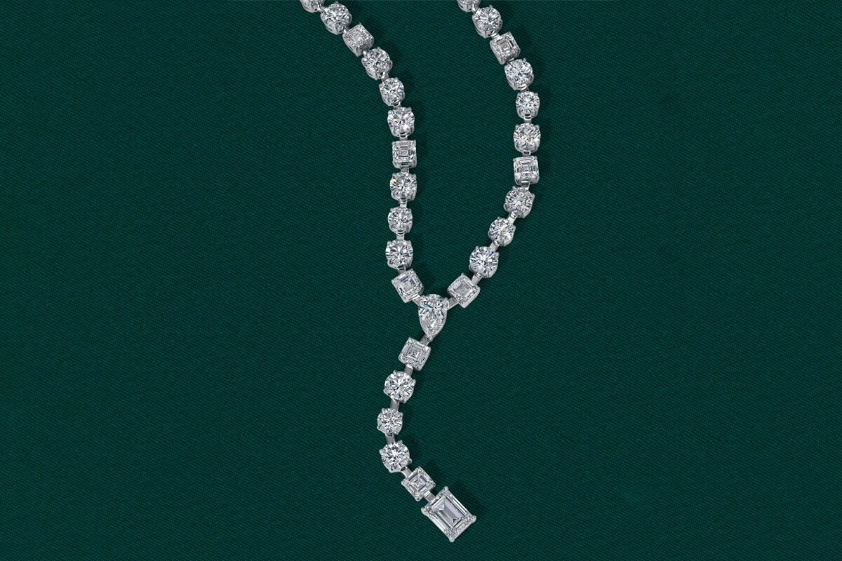 『珠宝』全球一周：Drake 公布定制款「Previous Engagements」钻石项链，镶嵌351.38ct钻石 | iDaily ...